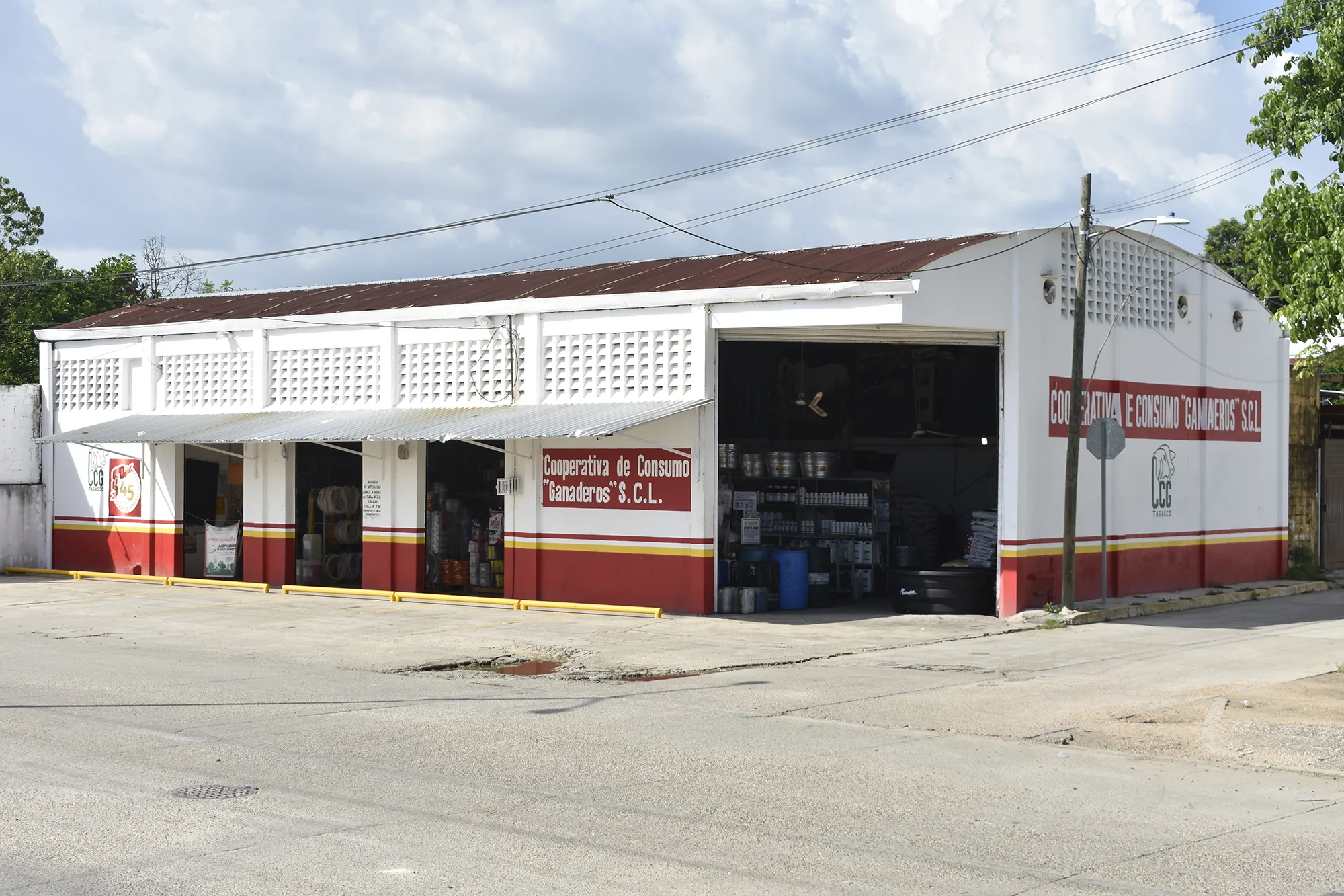 Balancán Centro - Cooperativa de Consumo “Ganaderos”, S. C. L.